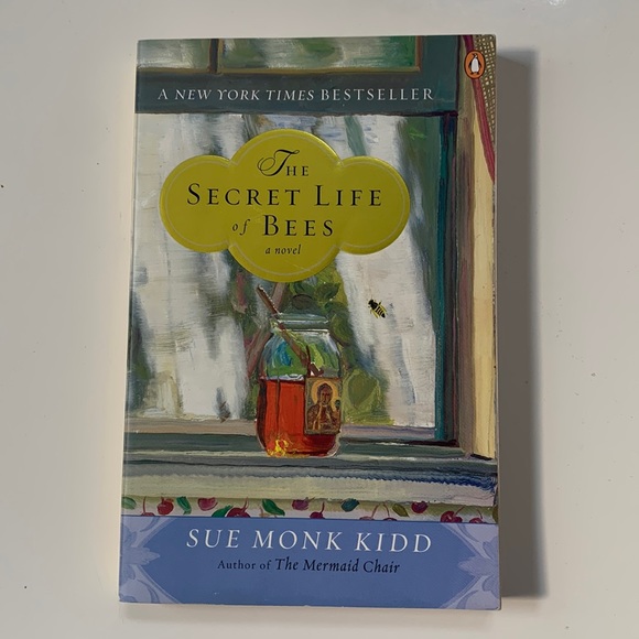 Other | Book The Secret Life Of Bees | Poshmark
